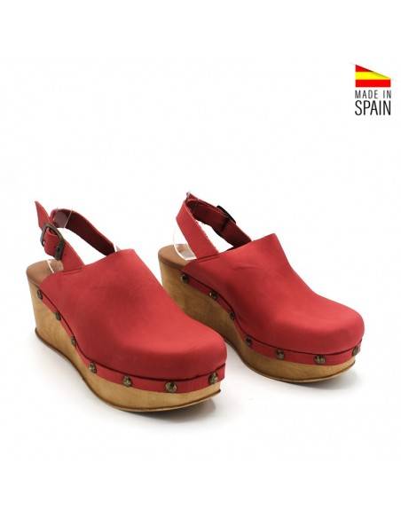 Zuecos mujer de Madera con Cuña y tachuelas color Rojo